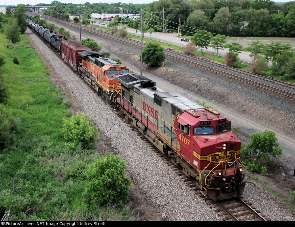 BNSF 4707